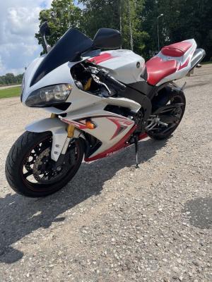 Ямаха R1 2007 в Прейли, объемом двигателя 1.00 л и пробегом 0 тыс. км за 5000 €, фото 3 на AUTOMOTO.COM.LV