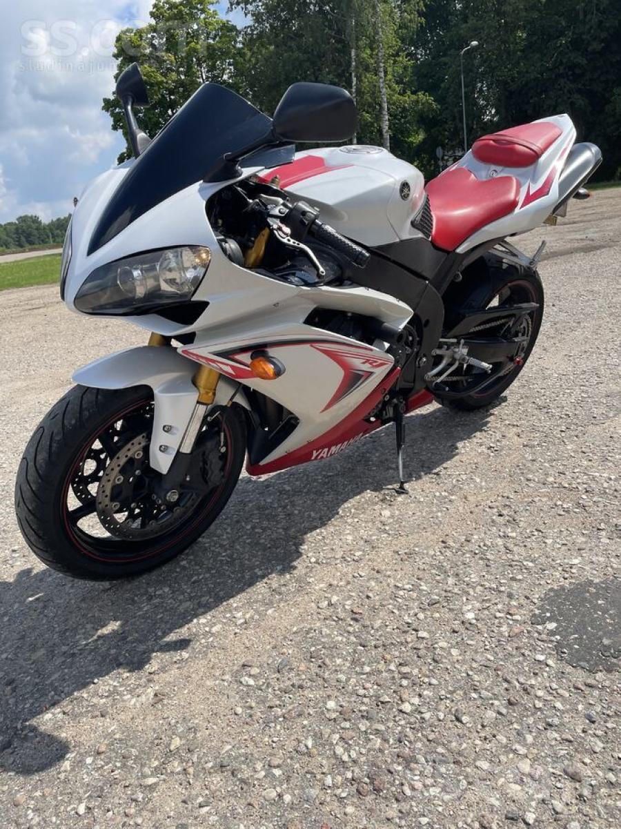 Ямаха R1 2007 в Прейли, объемом двигателя 1.00 л и пробегом 0 тыс. км за 5000 €, фото 3 на AUTOMOTO.COM.LV