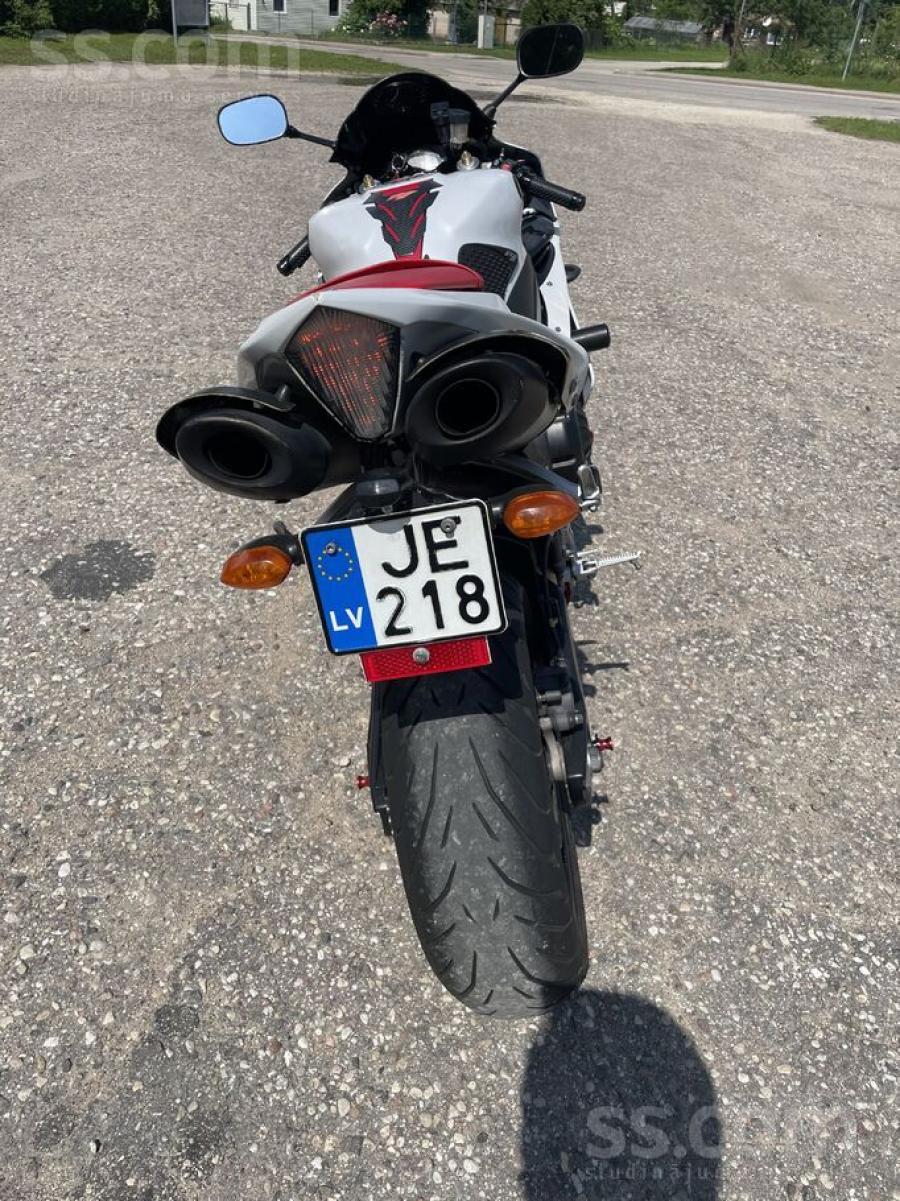 Ямаха R1 2007 в Прейли, объемом двигателя 1.00 л и пробегом 0 тыс. км за 5000 €, фото 7 на AUTOMOTO.COM.LV