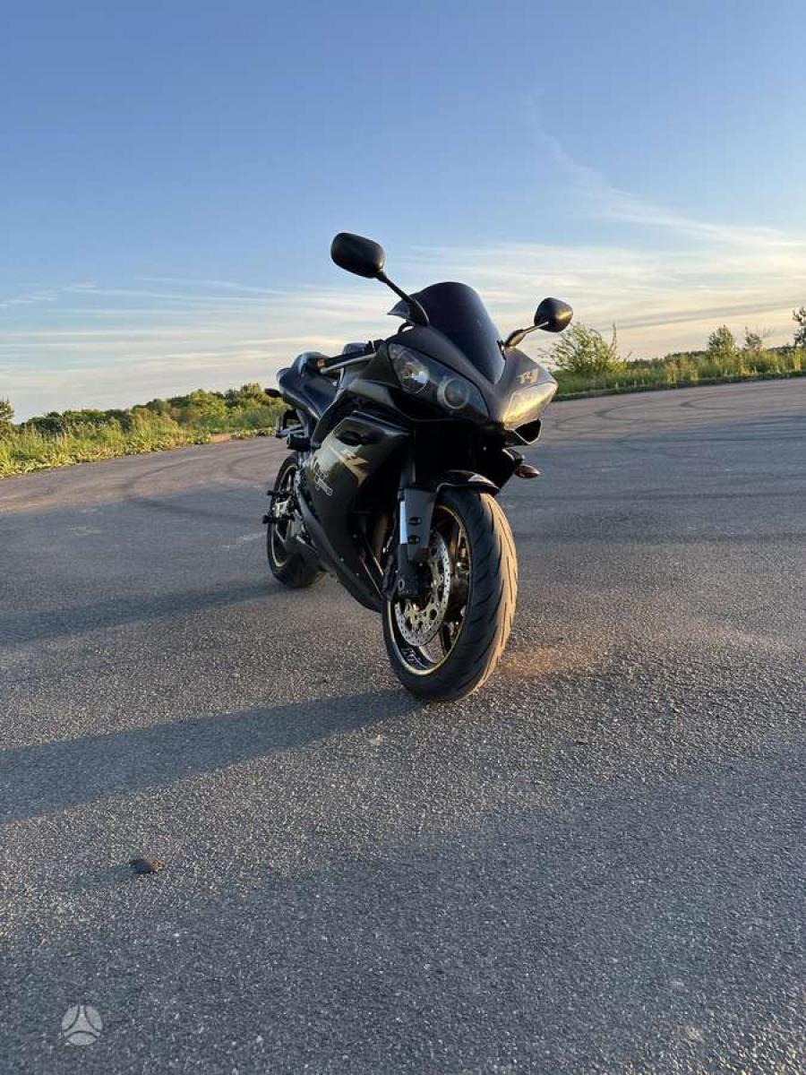 Yamaha R1 2008 in Vilnius, with an engine capacity of 1.00 L and mileage of 43 thousand km for 5000 €, photo 3 on AUTOMOTO.COM.LV