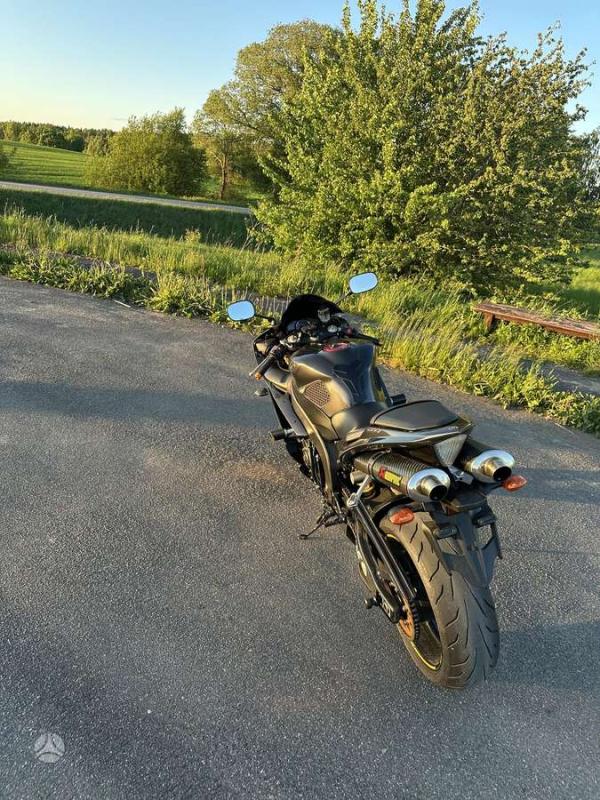 Yamaha R1 2008 in Vilnius, with an engine capacity of 1.00 L and mileage of 43 thousand km for 5000 €, photo 5 on AUTOMOTO.COM.LV