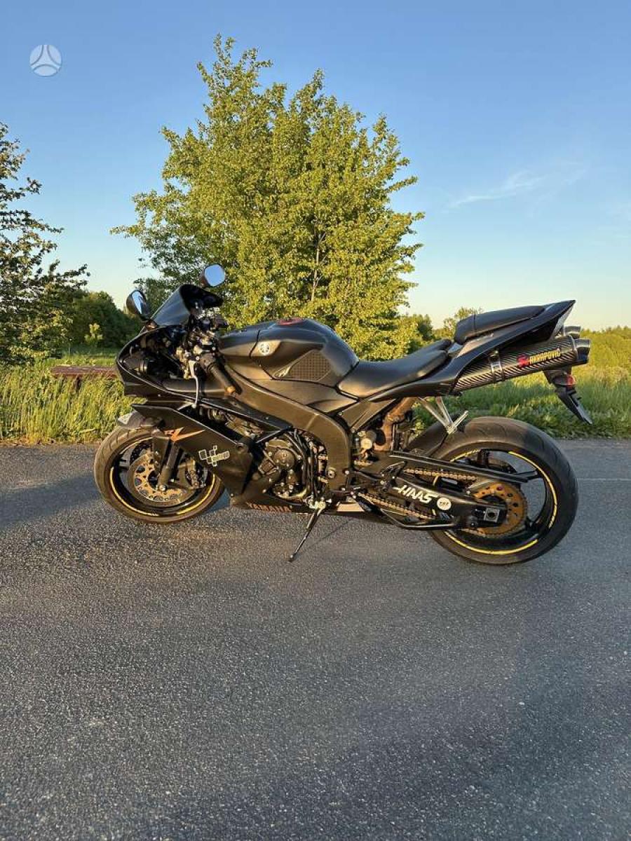 Yamaha R1 2008 in Vilnius, with an engine capacity of 1.00 L and mileage of 43 thousand km for 5000 €, photo 7 on AUTOMOTO.COM.LV