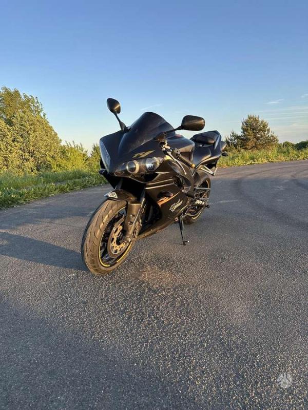 Yamaha R1 2008 in Vilnius, with an engine capacity of 1.00 L and mileage of 43 thousand km for 5000 €, photo 7 on AUTOMOTO.COM.LV