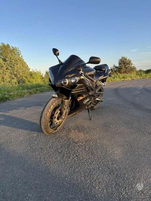 Yamaha R1 2008 in Vilnius, with an engine capacity of 1.00 L and mileage of 43 thousand km for 5000 €, photo 8 on AUTOMOTO.COM.LV
