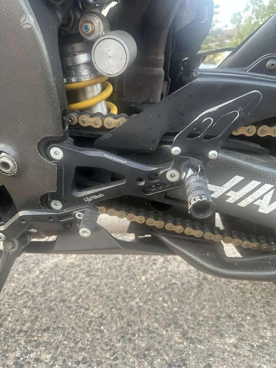 Yamaha R1 2008 in Vilnius, with an engine capacity of 1.00 L and mileage of 43 thousand km for 5000 €, photo 9 on AUTOMOTO.COM.LV