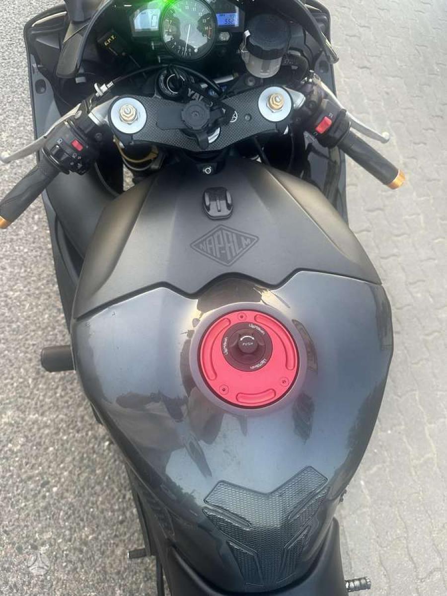 Yamaha R1 2008 in Vilnius, with an engine capacity of 1.00 L and mileage of 43 thousand km for 5000 €, photo 10 on AUTOMOTO.COM.LV