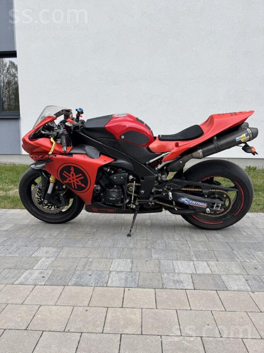 Yamaha R1 2009 in Riga, with an engine capacity of 1.00 L and mileage of 0 thousand km for 6990 €, photo 3 on AUTOMOTO.COM.LV