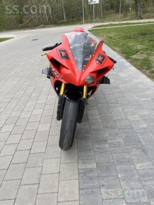 Yamaha R1 2009 in Riga, with an engine capacity of 1.00 L and mileage of 0 thousand km for 6990 €, photo 4 on AUTOMOTO.COM.LV