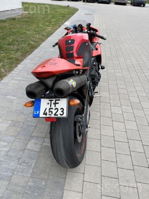 Yamaha R1 2009 in Riga, with an engine capacity of 1.00 L and mileage of 0 thousand km for 6990 €, photo 5 on AUTOMOTO.COM.LV