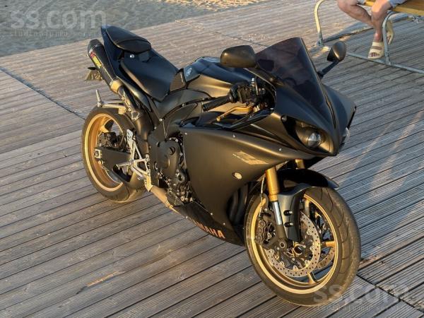 Yamaha R1 2009 in Riga, with an engine capacity of 1.00 L and mileage of 0 thousand km for 8500 €, photo 1 on AUTOMOTO.COM.LV