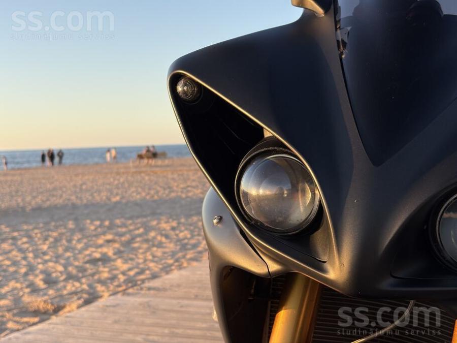 Ямаха R1 2009 в Рига, объемом двигателя 1.00 л и пробегом 0 тыс. км за 8500 €, фото 4 на AUTOMOTO.COM.LV
