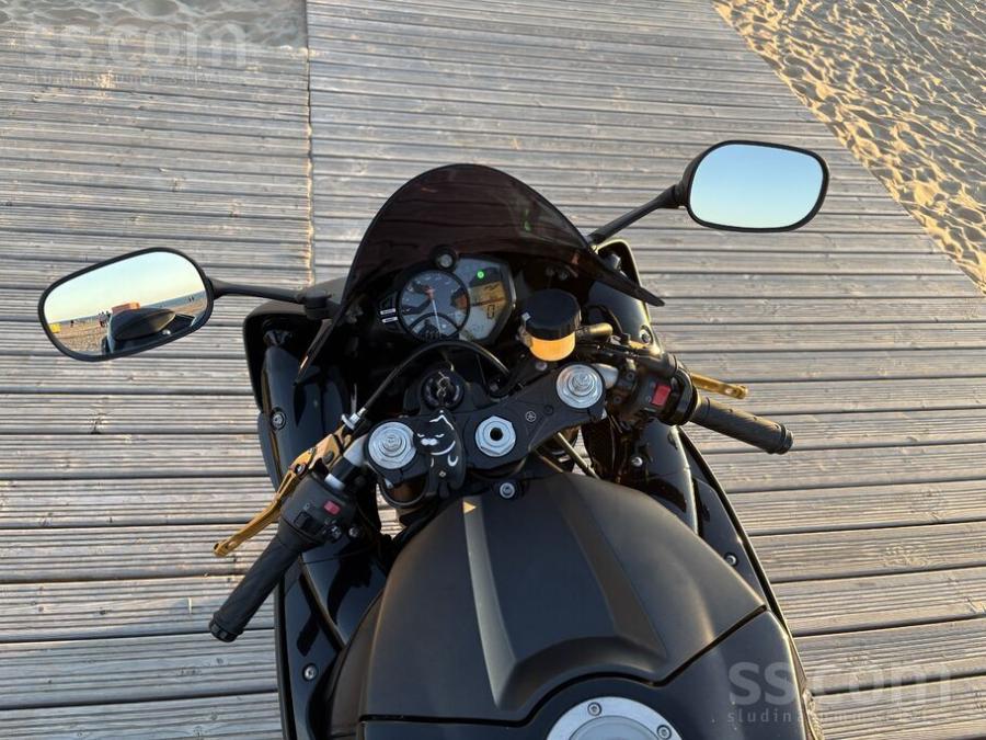 Ямаха R1 2009 в Рига, объемом двигателя 1.00 л и пробегом 0 тыс. км за 8500 €, фото 8 на AUTOMOTO.COM.LV
