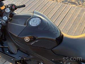 Ямаха R1 2009 в Рига, объемом двигателя 1.00 л и пробегом 0 тыс. км за 8500 €, фото 9 на AUTOMOTO.COM.LV