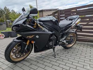 Yamaha R1 2010 Viļņa, ar dzinēja tilpumu 0.00 L un nobraukumu 56 tūkst. km par 7000 €, foto 2 vietnē AUTOMOTO.COM.LV