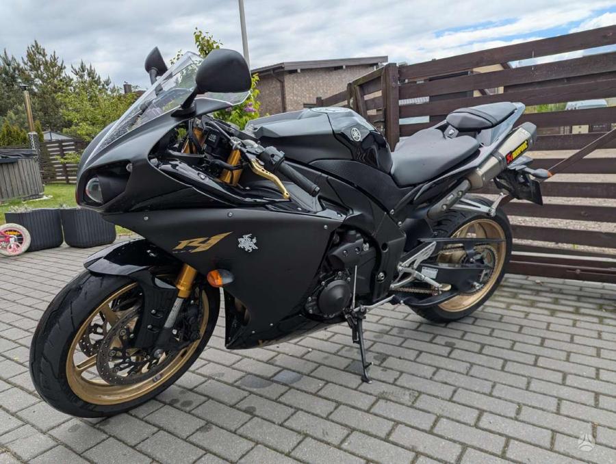 Yamaha R1 2010 Viļņa, ar dzinēja tilpumu 0.00 L un nobraukumu 56 tūkst. km par 7000 €, foto 2 vietnē AUTOMOTO.COM.LV