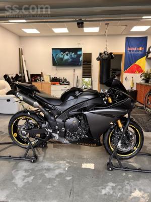 Yamaha R1 2010 Jelgava, ar dzinēja tilpumu 1.00 L un nobraukumu 0 tūkst. km par 8750 €, foto  vietnē AUTOMOTO.COM.LV