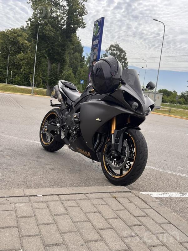 Yamaha R1 2010 Jelgava, ar dzinēja tilpumu 1.00 L un nobraukumu 0 tūkst. km par 8350 €, foto 1 vietnē AUTOMOTO.COM.LV