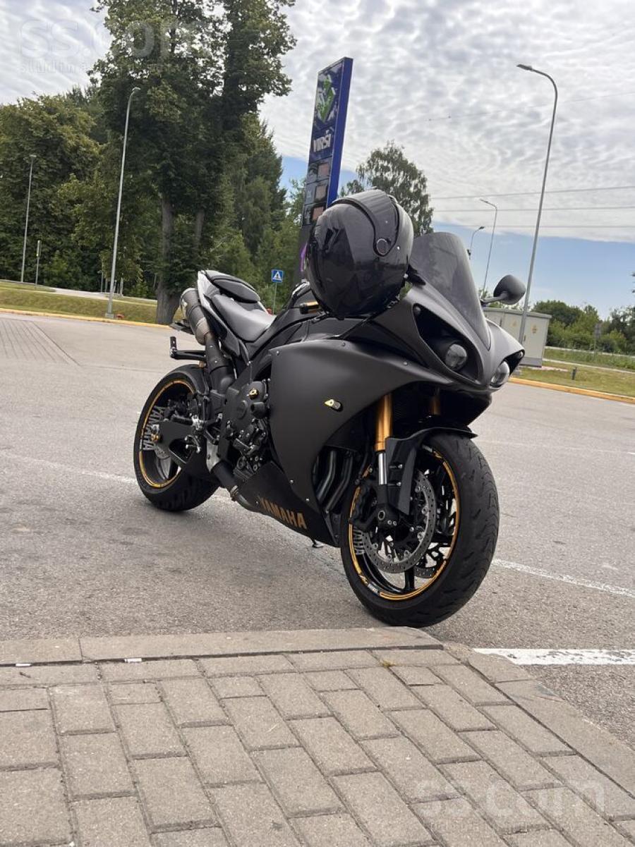 Ямаха R1 2010 в Елгава, объемом двигателя 1.00 л и пробегом 0 тыс. км за 8350 €, фото 1 на AUTOMOTO.COM.LV