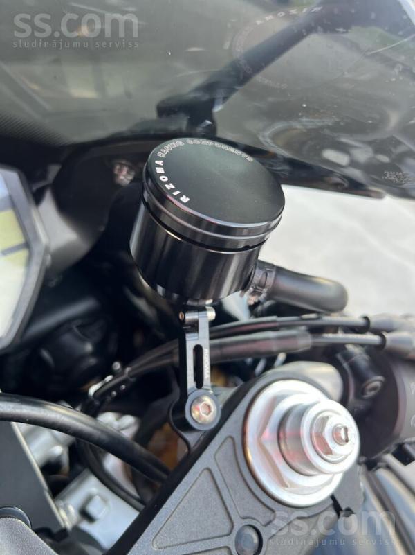 Yamaha R1 2010 Jelgava, ar dzinēja tilpumu 1.00 L un nobraukumu 0 tūkst. km par 8350 €, foto 4 vietnē AUTOMOTO.COM.LV