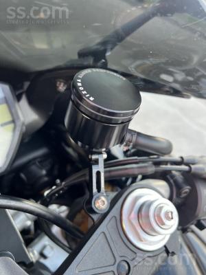 Ямаха R1 2010 в Елгава, объемом двигателя 1.00 л и пробегом 0 тыс. км за 8350 €, фото 5 на AUTOMOTO.COM.LV