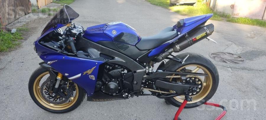 Yamaha R1 2011 Rīga, ar dzinēja tilpumu 0.99 L un nobraukumu 0 tūkst. km par 9500 €, foto 3 vietnē AUTOMOTO.COM.LV