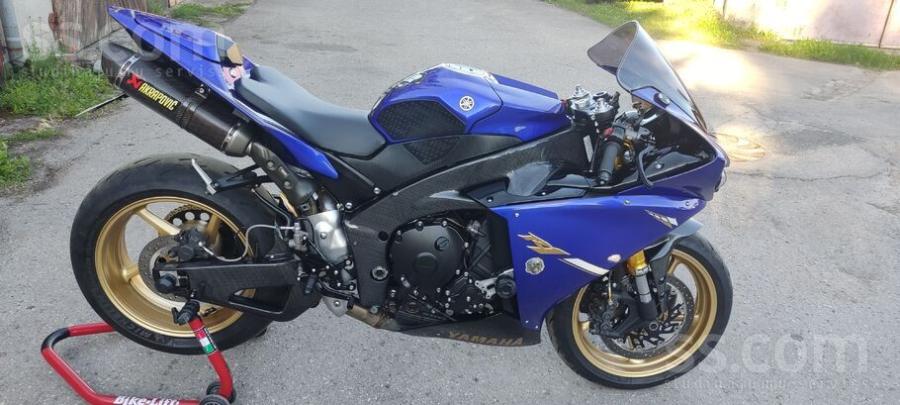 Yamaha R1 2011 Rīga, ar dzinēja tilpumu 0.99 L un nobraukumu 0 tūkst. km par 9500 €, foto 4 vietnē AUTOMOTO.COM.LV