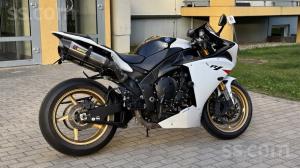 Yamaha R1 2011 in Riga, with an engine capacity of 1.00 L and mileage of 0 thousand km for 8350 €, photo 3 on AUTOMOTO.COM.LV