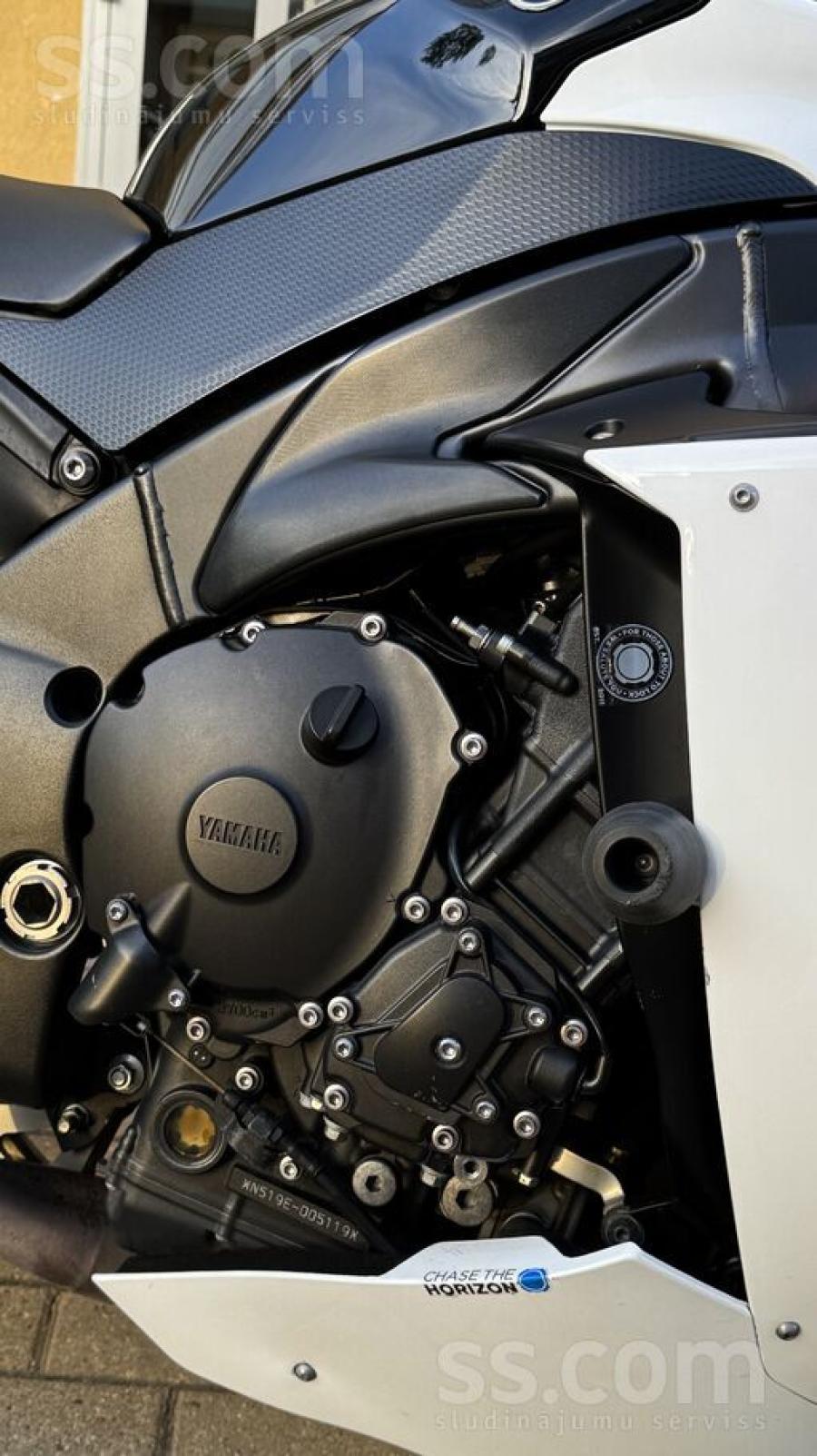 Yamaha R1 2011 in Riga, with an engine capacity of 1.00 L and mileage of 0 thousand km for 8350 €, photo 5 on AUTOMOTO.COM.LV