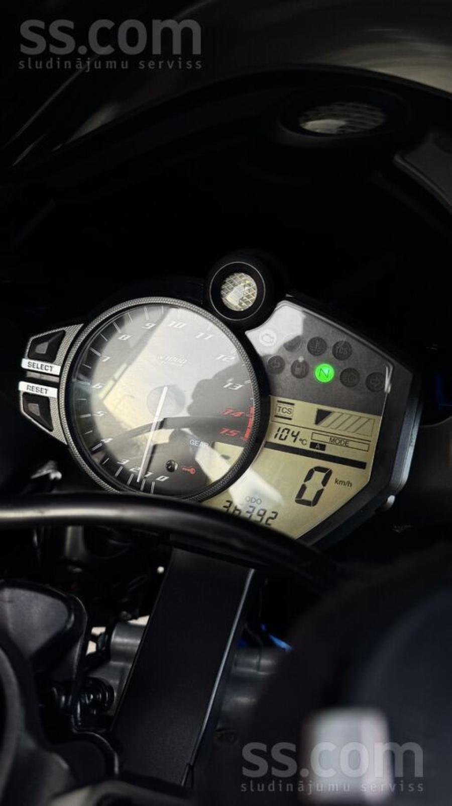 Ямаха R1 2013 в Рига, объемом двигателя 1.00 л и пробегом 0 тыс. км за 8990 €, фото 5 на AUTOMOTO.COM.LV