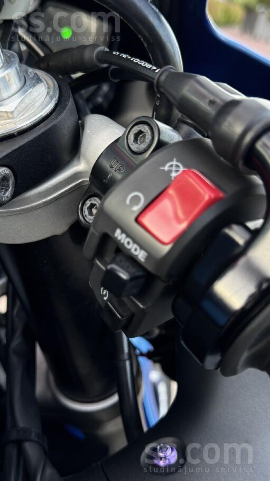 Ямаха R1 2013 в Рига, объемом двигателя 1.00 л и пробегом 0 тыс. км за 8990 €, фото 8 на AUTOMOTO.COM.LV