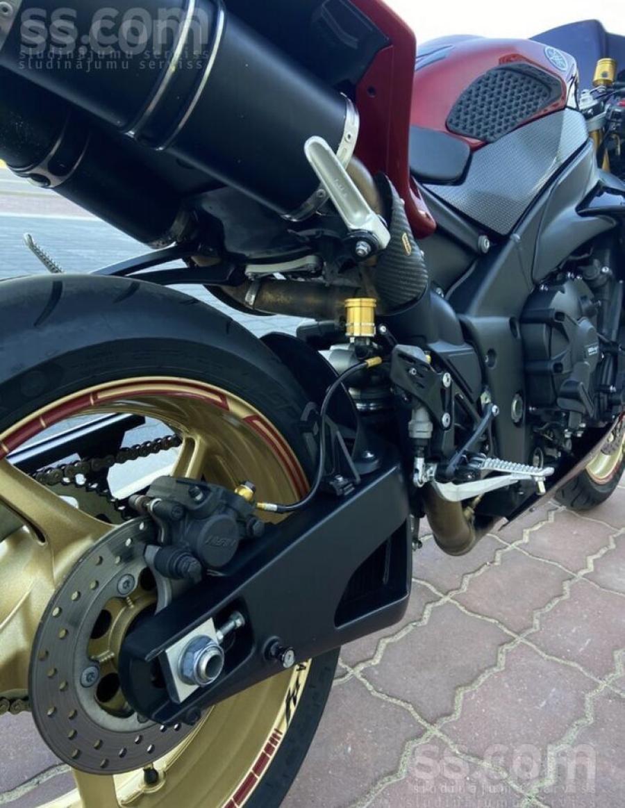 Ямаха R1 2013 в Елгава, объемом двигателя 1.00 л и пробегом 0 тыс. км за 7700 €, фото 4 на AUTOMOTO.COM.LV