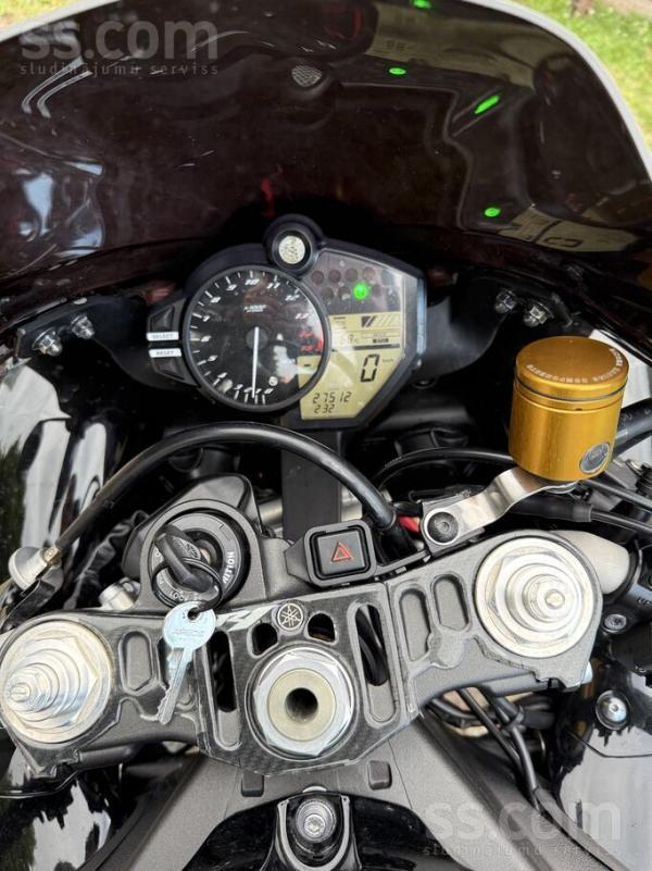 Yamaha R1 2013 Jelgava, ar dzinēja tilpumu 1.00 L un nobraukumu 0 tūkst. km par 7700 €, foto 10 vietnē AUTOMOTO.COM.LV