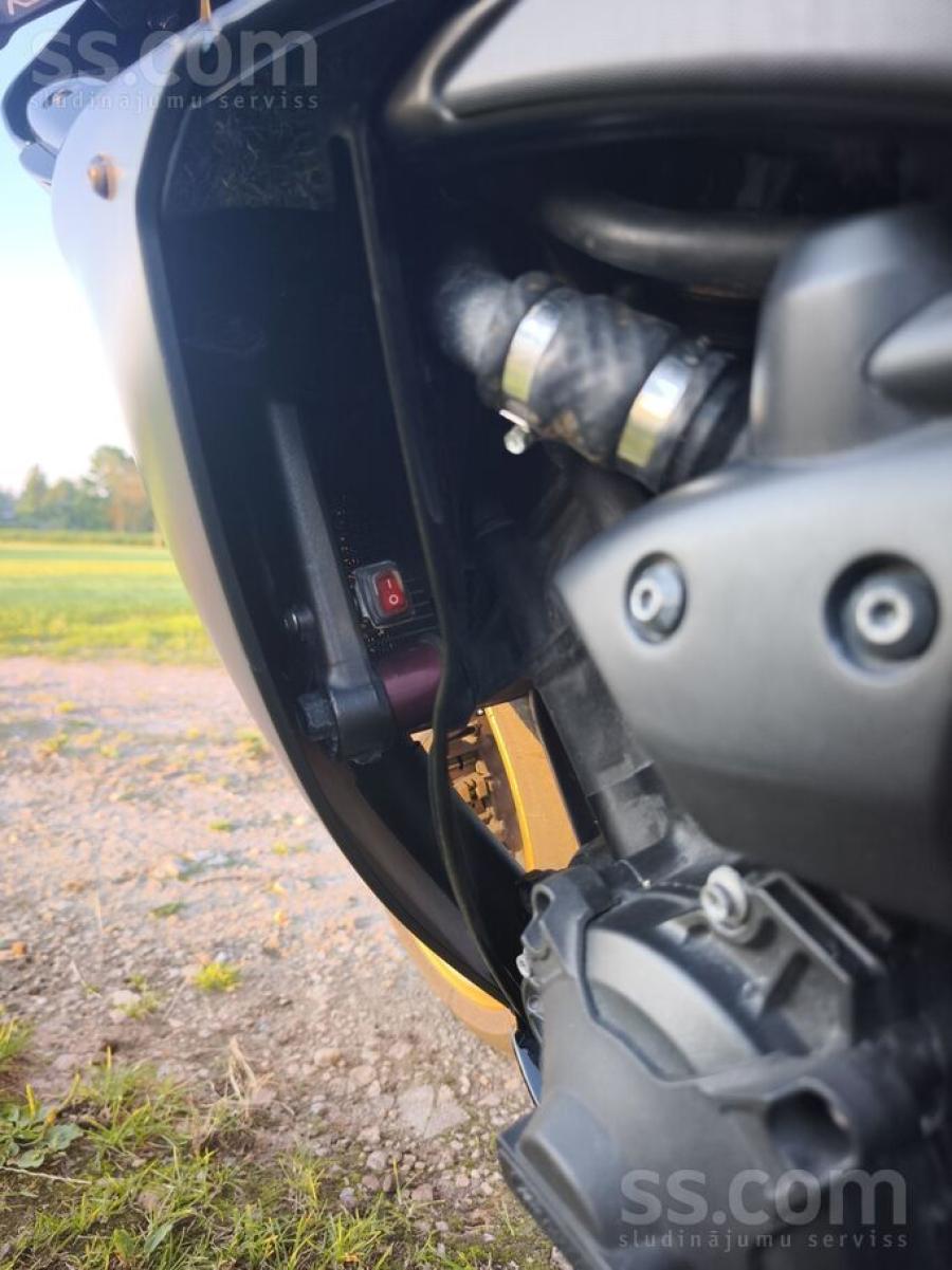 Yamaha R1 2013 Jelgava, ar dzinēja tilpumu 1.00 L un nobraukumu 0 tūkst. km par 7499 €, foto 10 vietnē AUTOMOTO.COM.LV