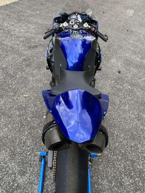 Yamaha R1 2014 in Siauliai, with an engine capacity of 1.00 L and mileage of 6 thousand km for 5250 €, photo 4 on AUTOMOTO.COM.LV
