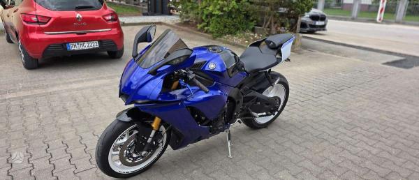 Yamaha R1 2017 in Kaunas, with an engine capacity of 1.00 L and mileage of 15 thousand km for 13500 €, photo 8 on AUTOMOTO.COM.LV