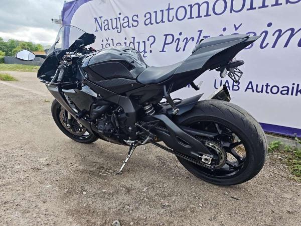 Ямаха R1 2021 в Шяуляй, объемом двигателя 1.00 л и пробегом 16 тыс. км за 14100 €, фото 2 на AUTOMOTO.COM.LV