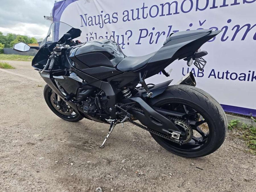 Ямаха R1 2021 в Шяуляй, объемом двигателя 1.00 л и пробегом 16 тыс. км за 14100 €, фото 3 на AUTOMOTO.COM.LV
