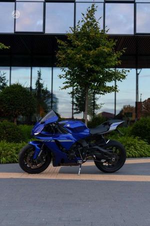 Yamaha R1 2022 Viļņa, ar dzinēja tilpumu 1.00 L un nobraukumu 8 tūkst. km par 14200 €, foto 3 vietnē AUTOMOTO.COM.LV