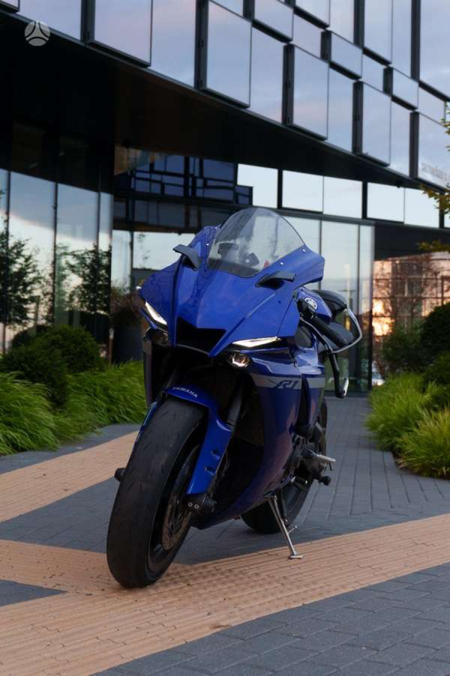 Yamaha R1 2022 Viļņa, ar dzinēja tilpumu 1.00 L un nobraukumu 8 tūkst. km par 14200 €, foto 4 vietnē AUTOMOTO.COM.LV