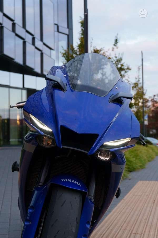 Yamaha R1 2022 in Vilnius on AUTOMOTO.COM.LV Yamaha R1 2022 in Vilnius, with an engine capacity of 1.00 L and mileage of 8 thousand km for 14200 €, photo 8 on AUTOMOTO.COM.LV