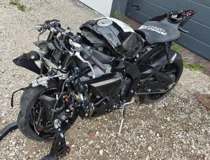 Ямаха R1 2024 в Вильнюс, объемом двигателя 1.00 л и пробегом 1000 тыс. км за 7999 €, фото 5 на AUTOMOTO.COM.LV