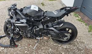 Ямаха R1 2024 в Вильнюс, объемом двигателя 1.00 л и пробегом 1000 тыс. км за 7999 €, фото 7 на AUTOMOTO.COM.LV