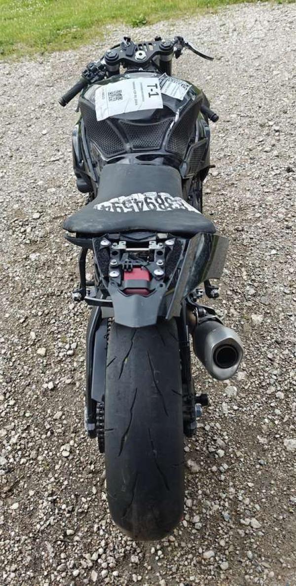 Ямаха R1 2024 в Вильнюс, объемом двигателя 1.00 л и пробегом 1000 тыс. км за 7999 €, фото 9 на AUTOMOTO.COM.LV