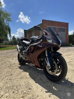 Sarkans Yamaha R1 2002 Marijampole, ar dzinēja tilpumu 1.00 L un nobraukumu 44 tūkst. km par 3850 €, foto 3 vietnē AUTOMOTO.COM.LV