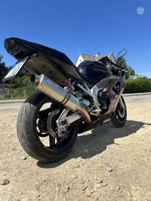 Sarkans Yamaha R1 2002 Marijampole, ar dzinēja tilpumu 1.00 L un nobraukumu 44 tūkst. km par 3850 €, foto 4 vietnē AUTOMOTO.COM.LV