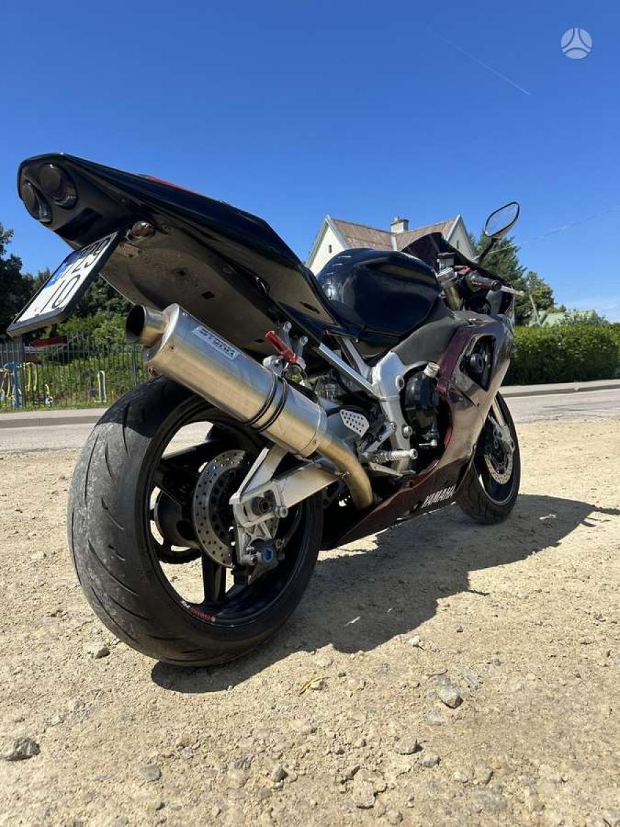 Sarkans Yamaha R1 2002 Marijampole, ar dzinēja tilpumu 1.00 L un nobraukumu 44 tūkst. km par 3850 €, foto 4 vietnē AUTOMOTO.COM.LV