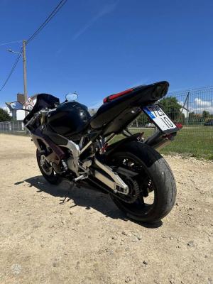 Sarkans Yamaha R1 2002 Marijampole, ar dzinēja tilpumu 1.00 L un nobraukumu 44 tūkst. km par 3850 €, foto 5 vietnē AUTOMOTO.COM.LV