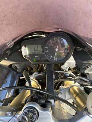 Sarkans Yamaha R1 2002 Marijampole, ar dzinēja tilpumu 1.00 L un nobraukumu 44 tūkst. km par 3850 €, foto 6 vietnē AUTOMOTO.COM.LV
