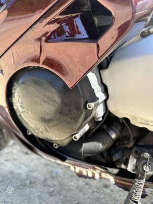 Sarkans Yamaha R1 2002 Marijampole, ar dzinēja tilpumu 1.00 L un nobraukumu 44 tūkst. km par 3850 €, foto 8 vietnē AUTOMOTO.COM.LV