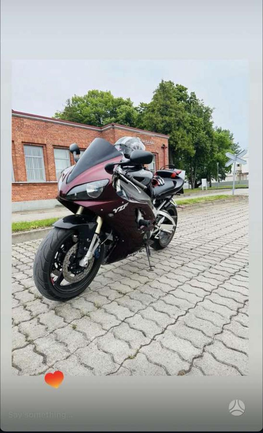 Sarkans Yamaha R1 2002 Marijampole, ar dzinēja tilpumu 1.00 L un nobraukumu 44 tūkst. km par 3850 €, foto 9 vietnē AUTOMOTO.COM.LV